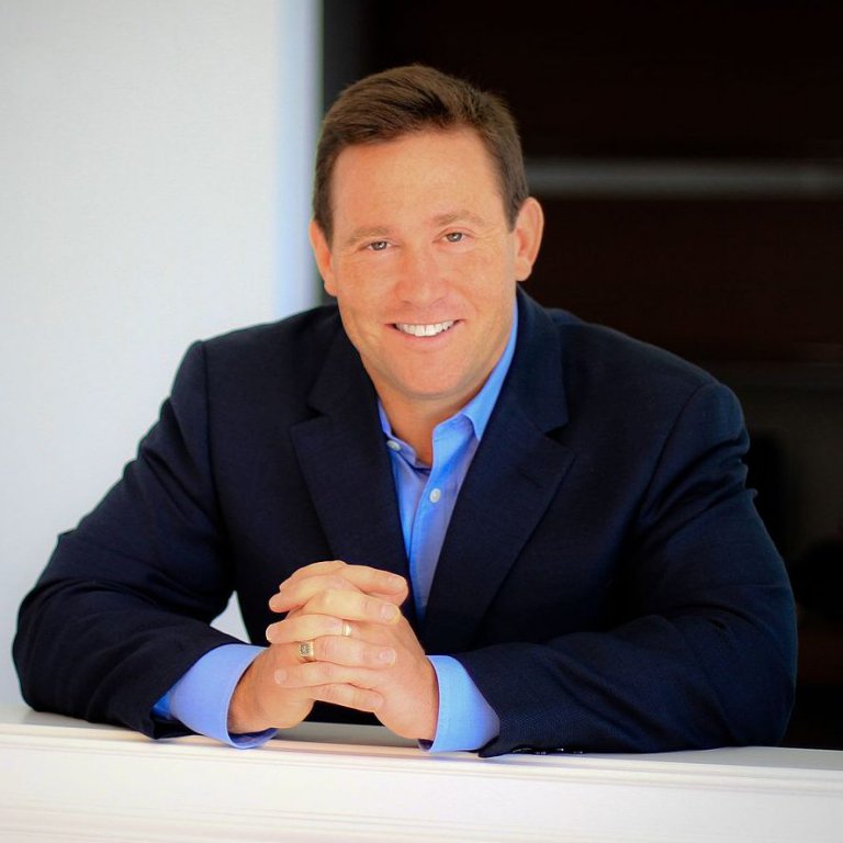 Episode 16 - Jon Gordon on Positive Leadership - Molly Fletcher
